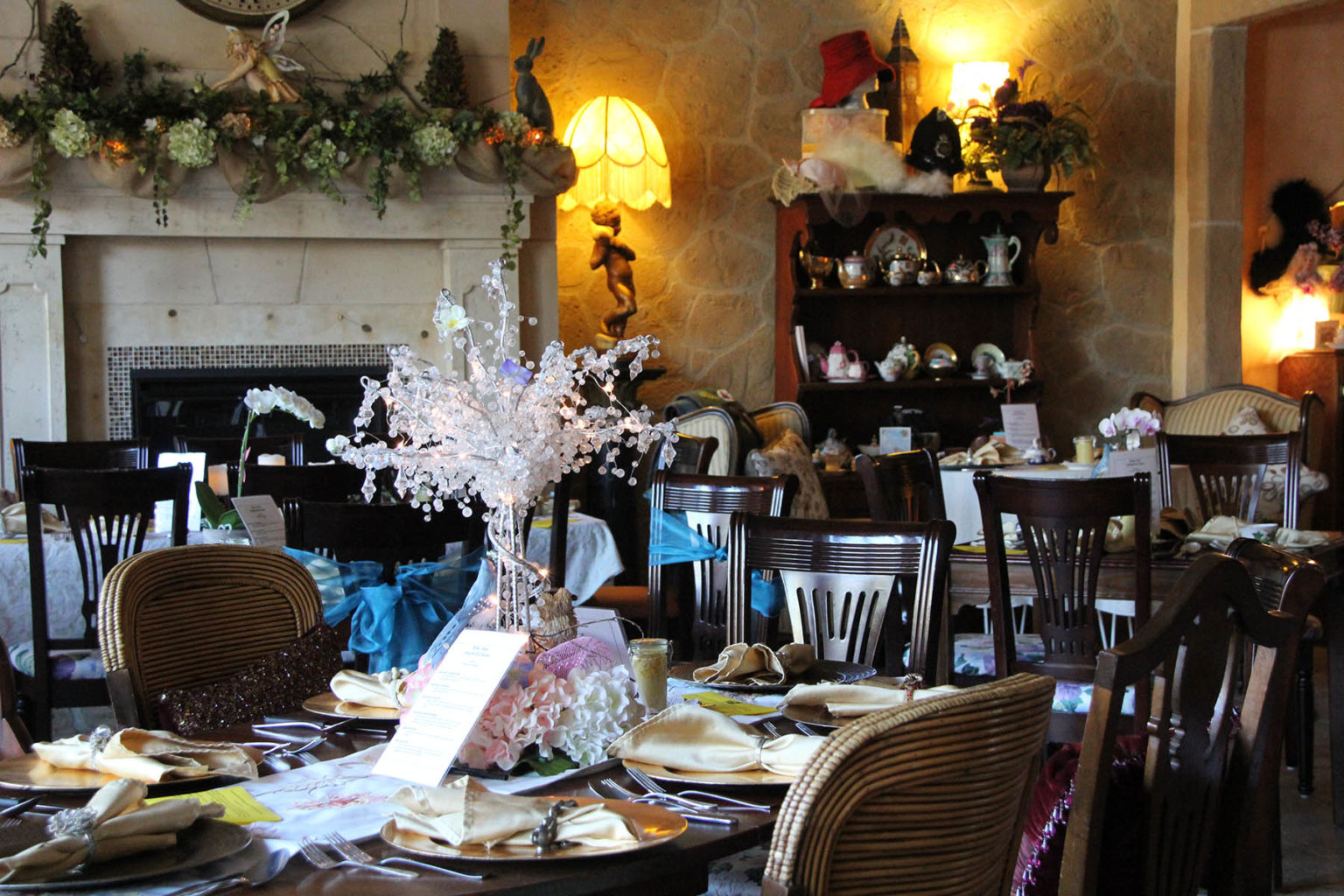 Murder Mystery Dinner Theatre - Mystery House Performers